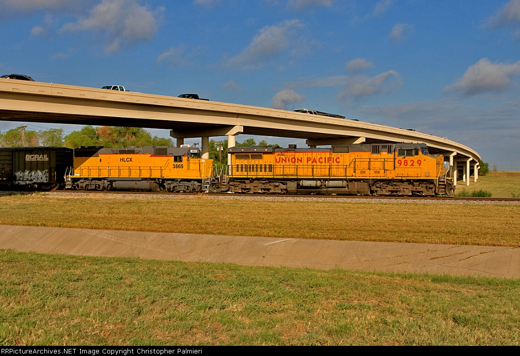 UP 9829 andd HLCX 3865